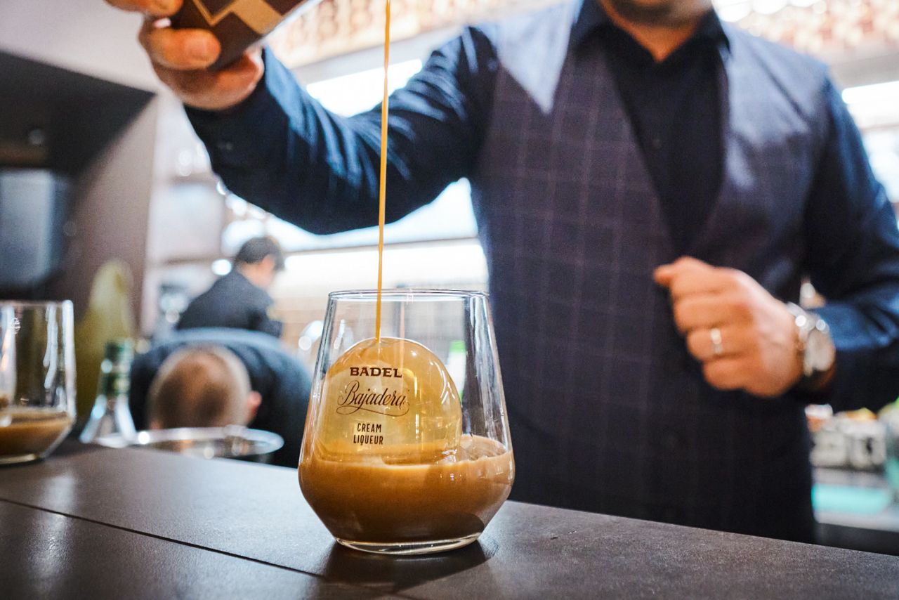 Badel Bajadera: Prvi domaći krem liker inspiriran kultnom pralinom ...